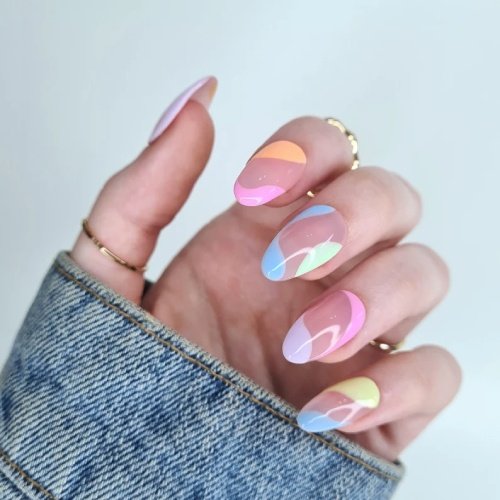 22 Amazing Swirl Nails To Copy - Inspired Beauty