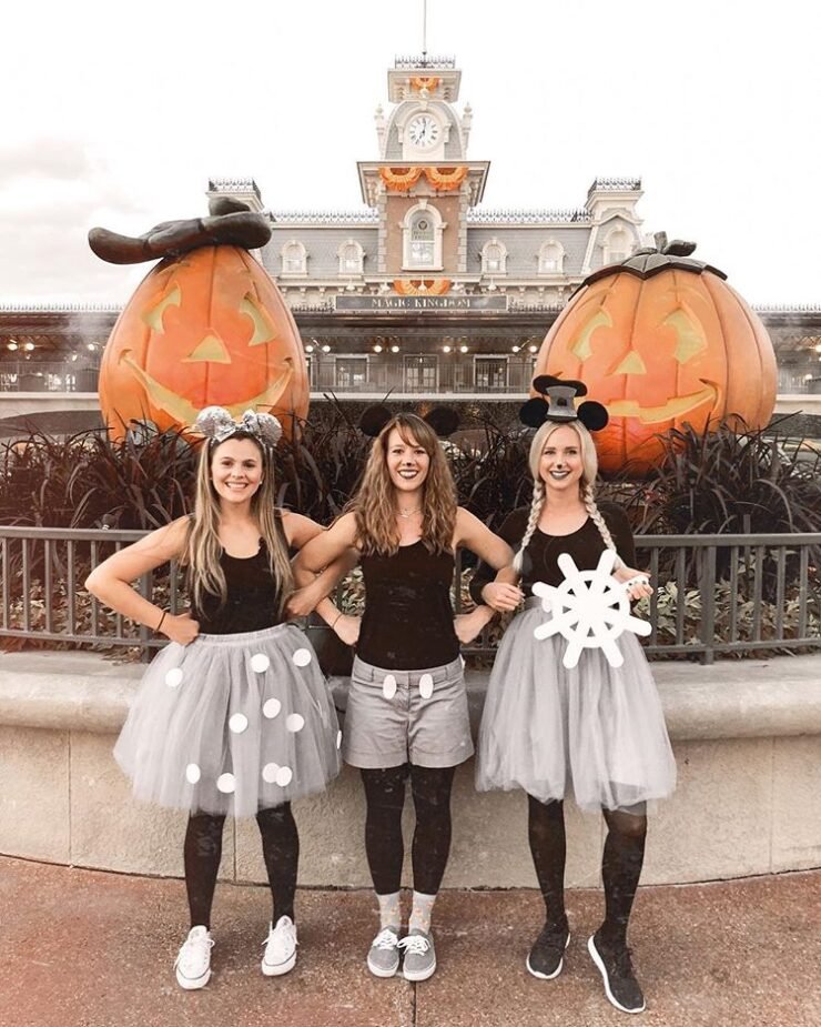 30 Trio Halloween Costumes That Will Stand Out - Inspired Beauty