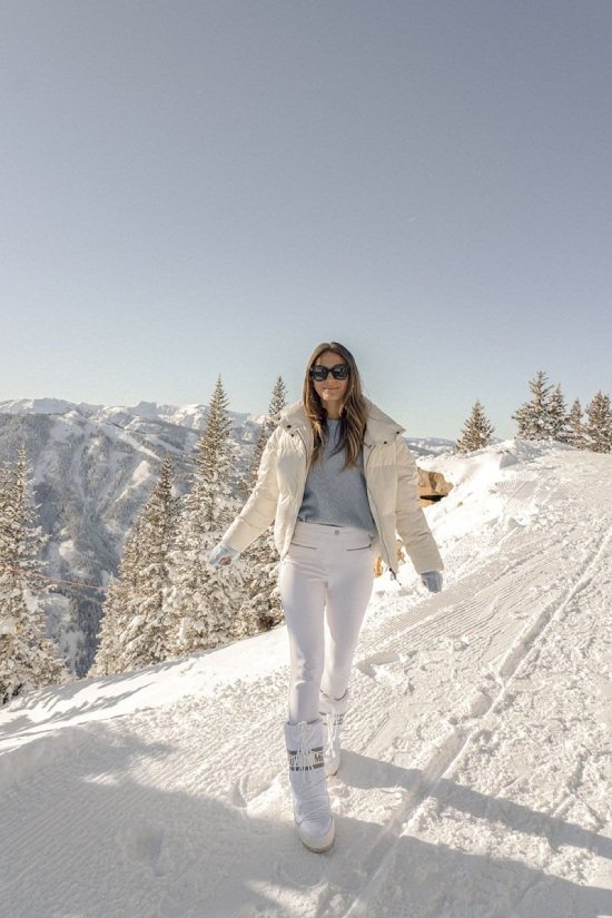 35 Cute Ski Outfits For Women Perfect For Winter - Inspired Beauty