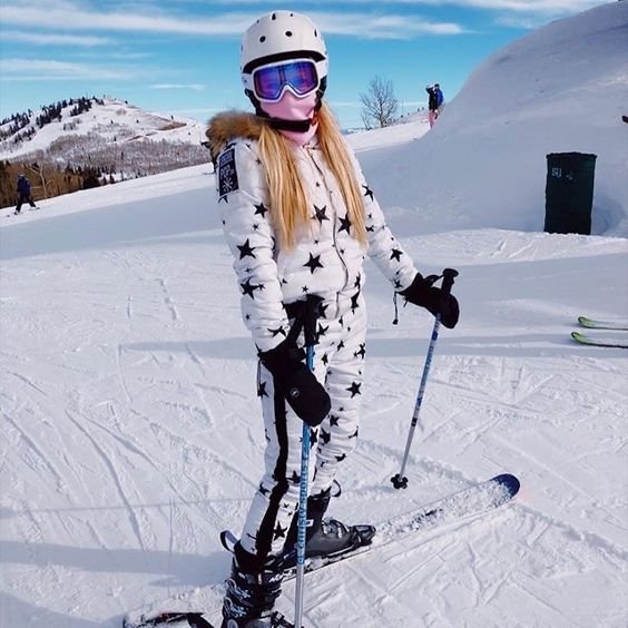 35 Cute Ski Outfits For Women Perfect For Winter - Inspired Beauty