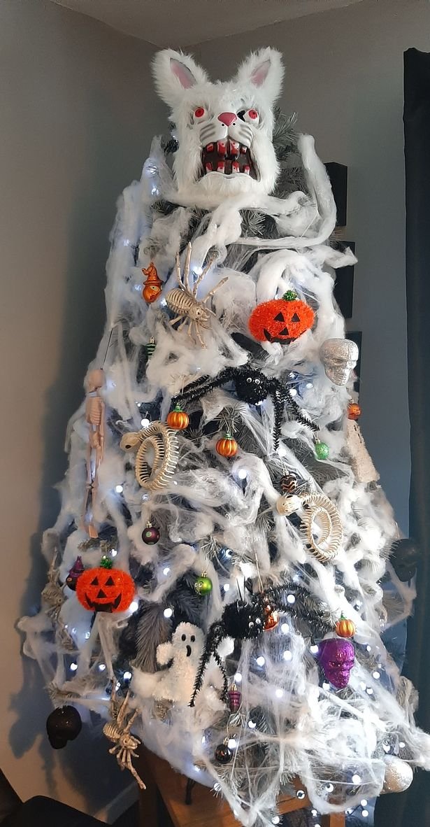 Spooky Halloween Tree Decorations Ideas - Inspired Beauty