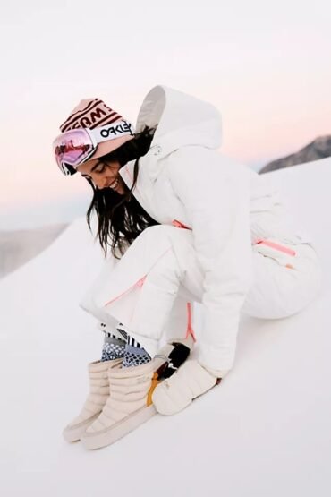 35 Cute Ski Outfits For Women Perfect For Winter - Inspired Beauty