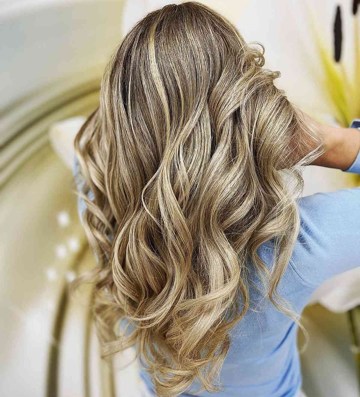 The Elegance of Lowlights for Blonde Hair and Guide - Inspired Beauty